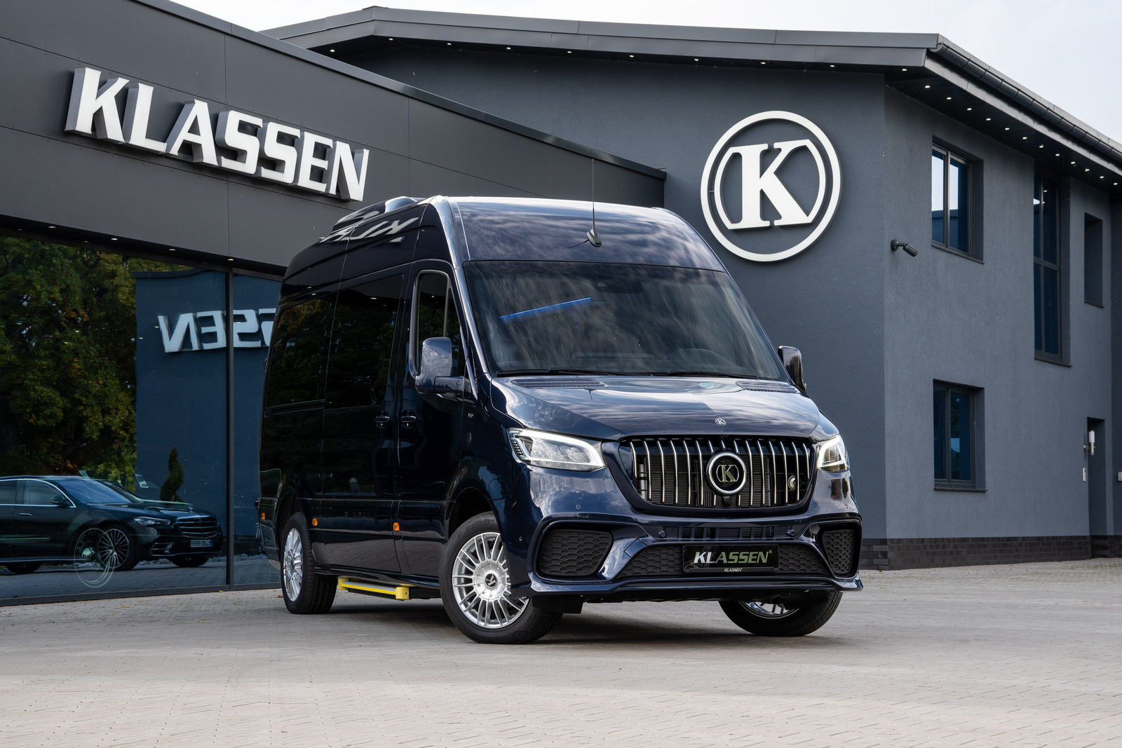 Mercedes Sprinter VIP. Luxury VIP Conversion Mercedes Benz Sprinter for ...
