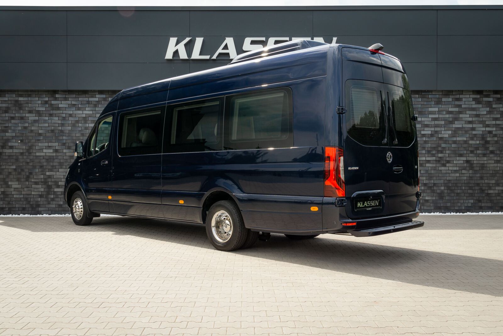 Mercedes Sprinter VIP. Luxury VIP Conversion Mercedes Benz Sprinter for ...