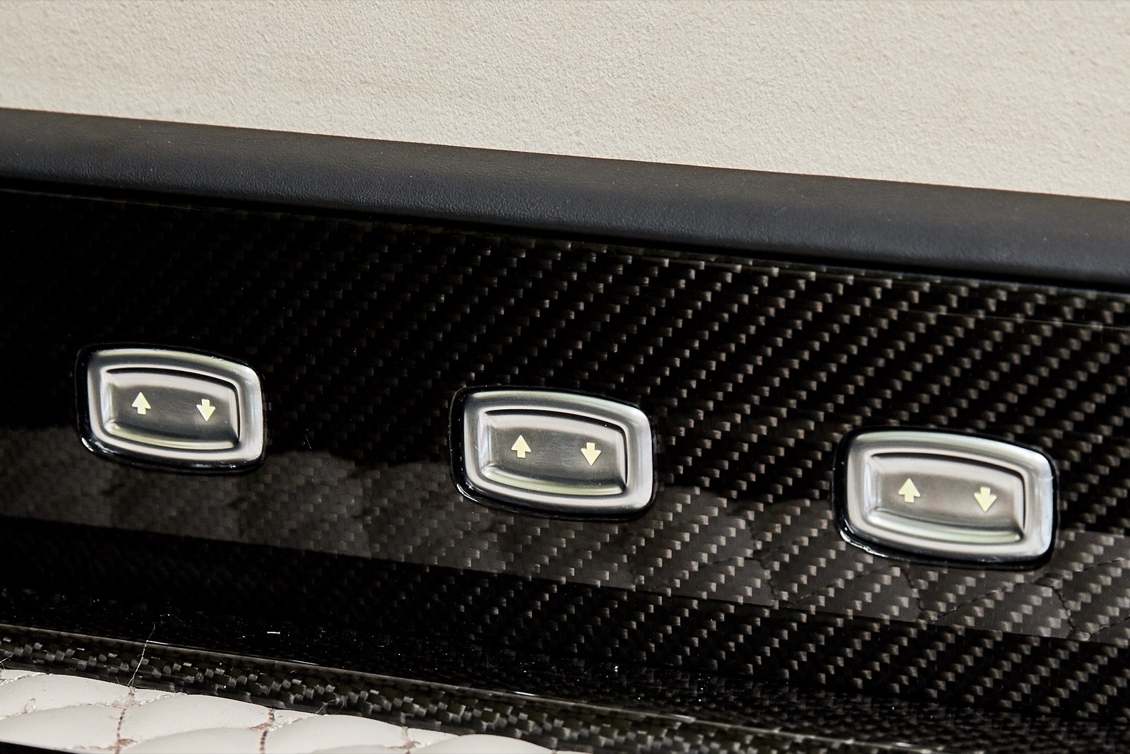 Mercedes-Benz V-Class | Models MVV | Create an elite office on wheels ...