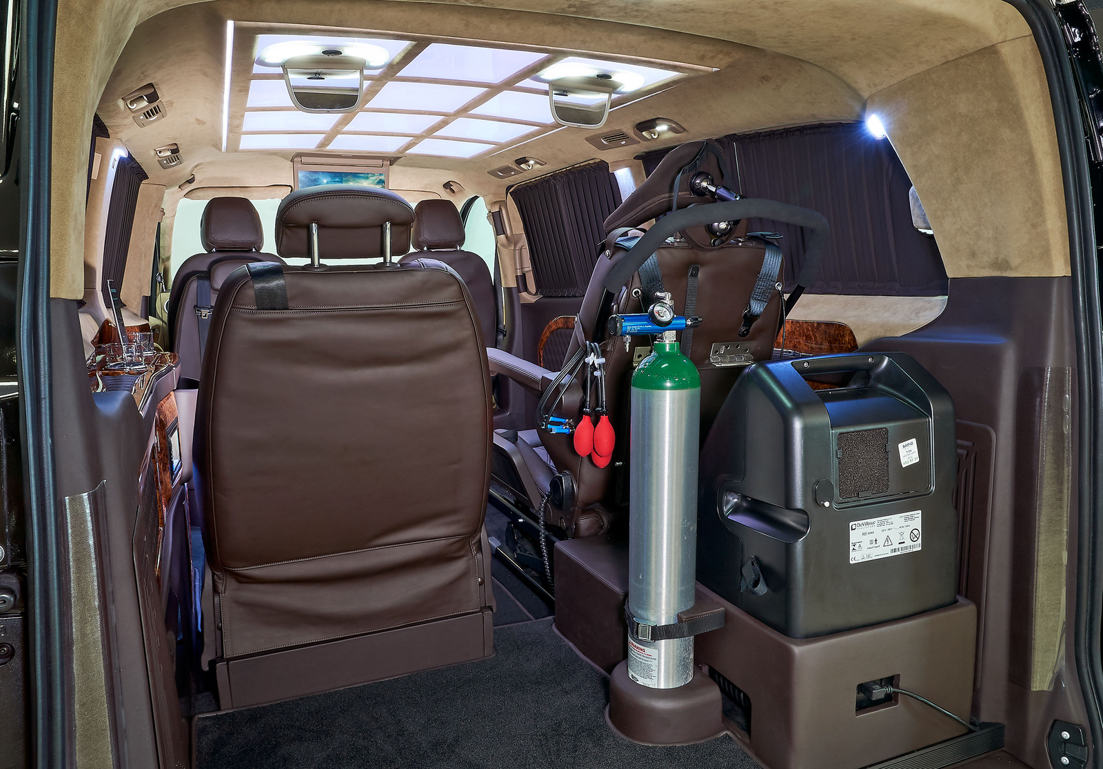 Mercedes-Benz V-Class | Models MVV | Create an elite office on wheels ...