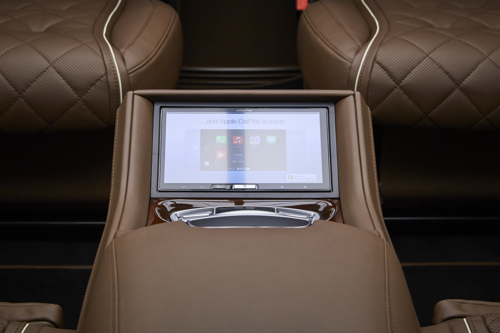 Mercedes-Benz V-Class | Models MVA | Create an elite office on wheels ...