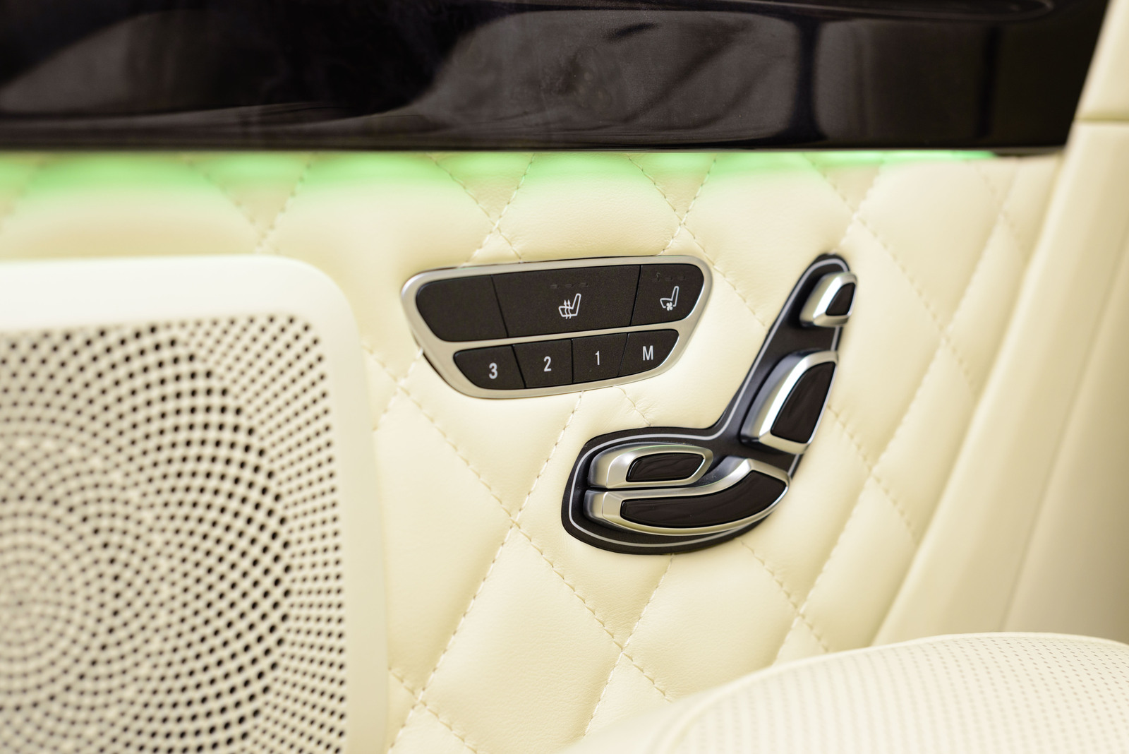 Mercedes-Benz V-Class | Models MVA | Create an elite office on wheels ...