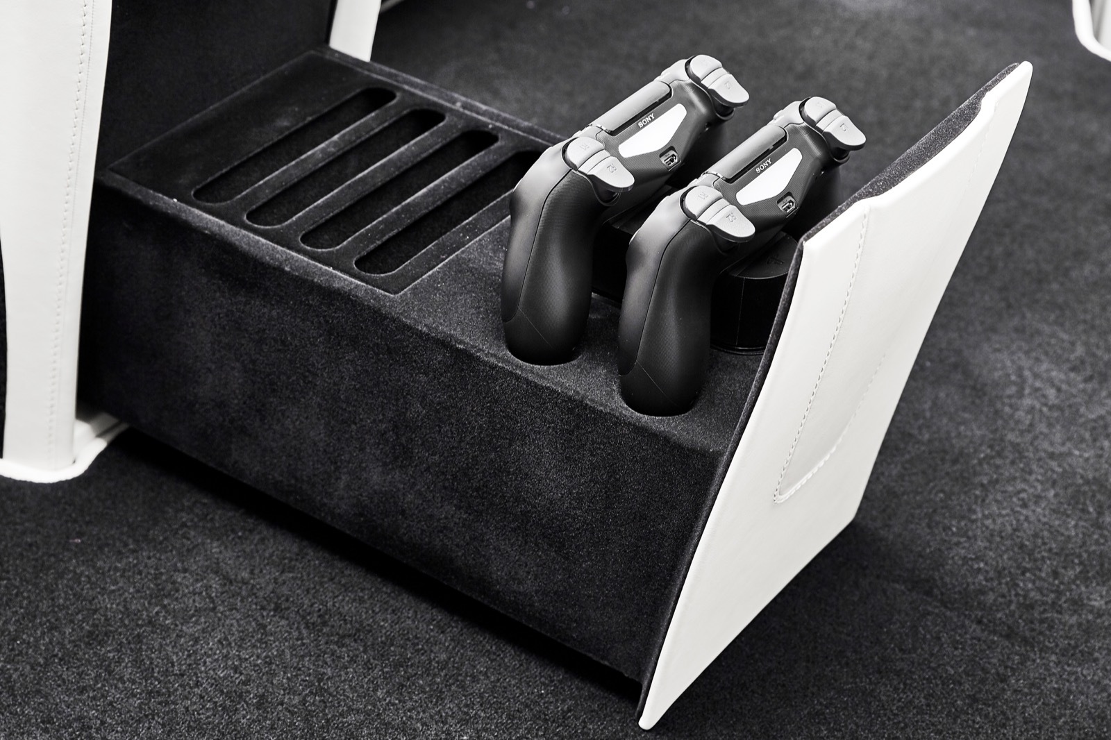 Mercedes-Benz V-Class | Models MVA1 | Create an elite office on wheels ...