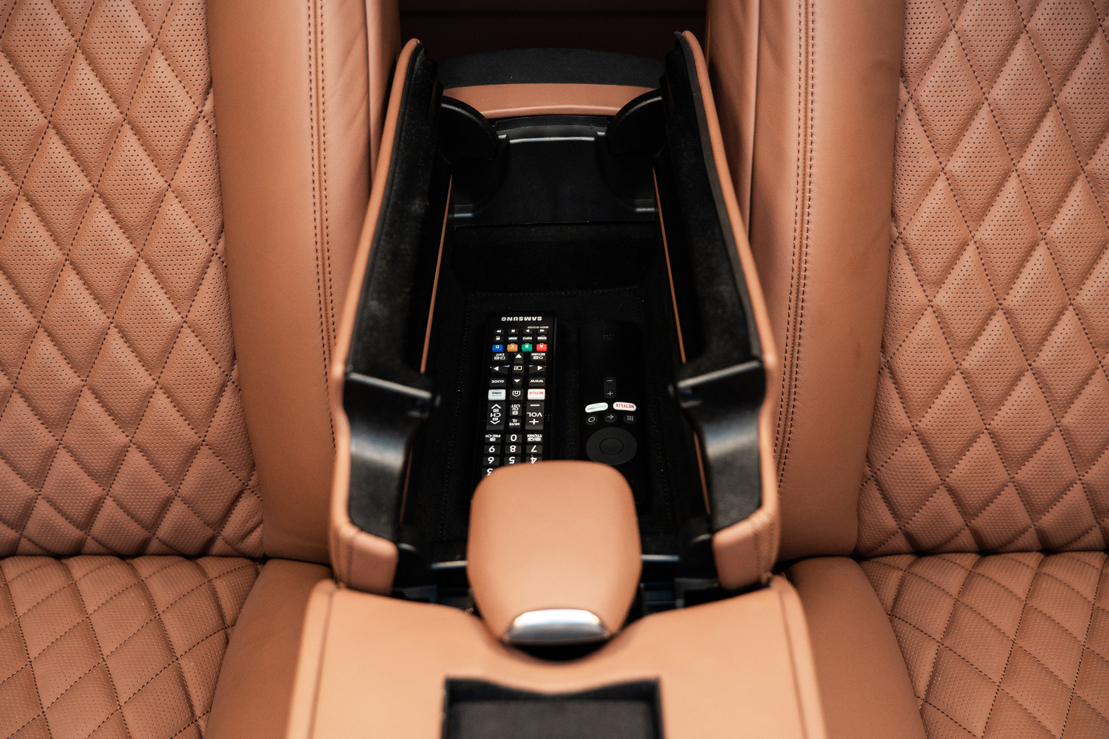 Mercedes Benz V-Class | Models MVD | Premium private jet VAN | KLASSEN