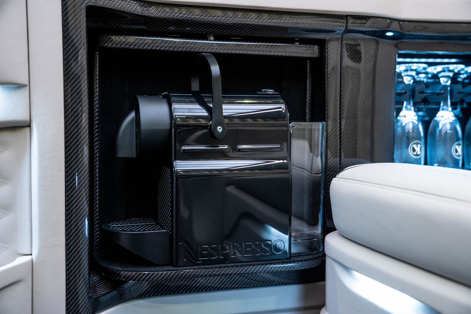 Mercedes Benz V-Class | Models MVD | Premium private jet VAN | KLASSEN