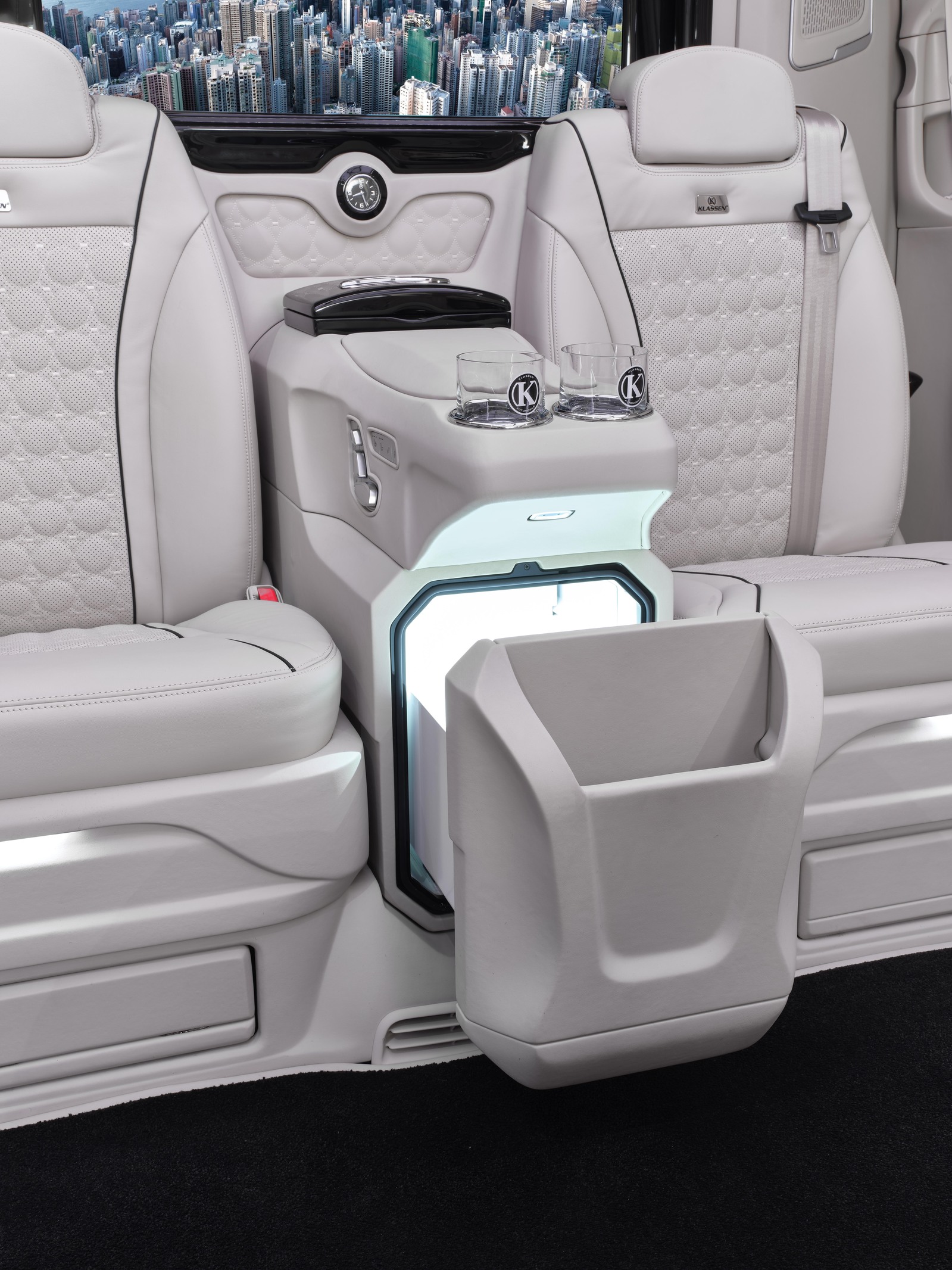 Mercedes Benz V-Class | Models MVD | Premium private jet VAN | KLASSEN