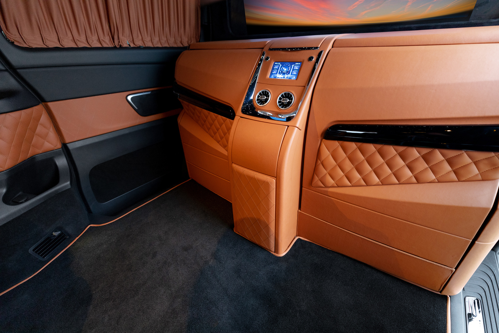 Luxury VIP Vans | Models MVMH | Most Luxury First Class VAN Conversions ...