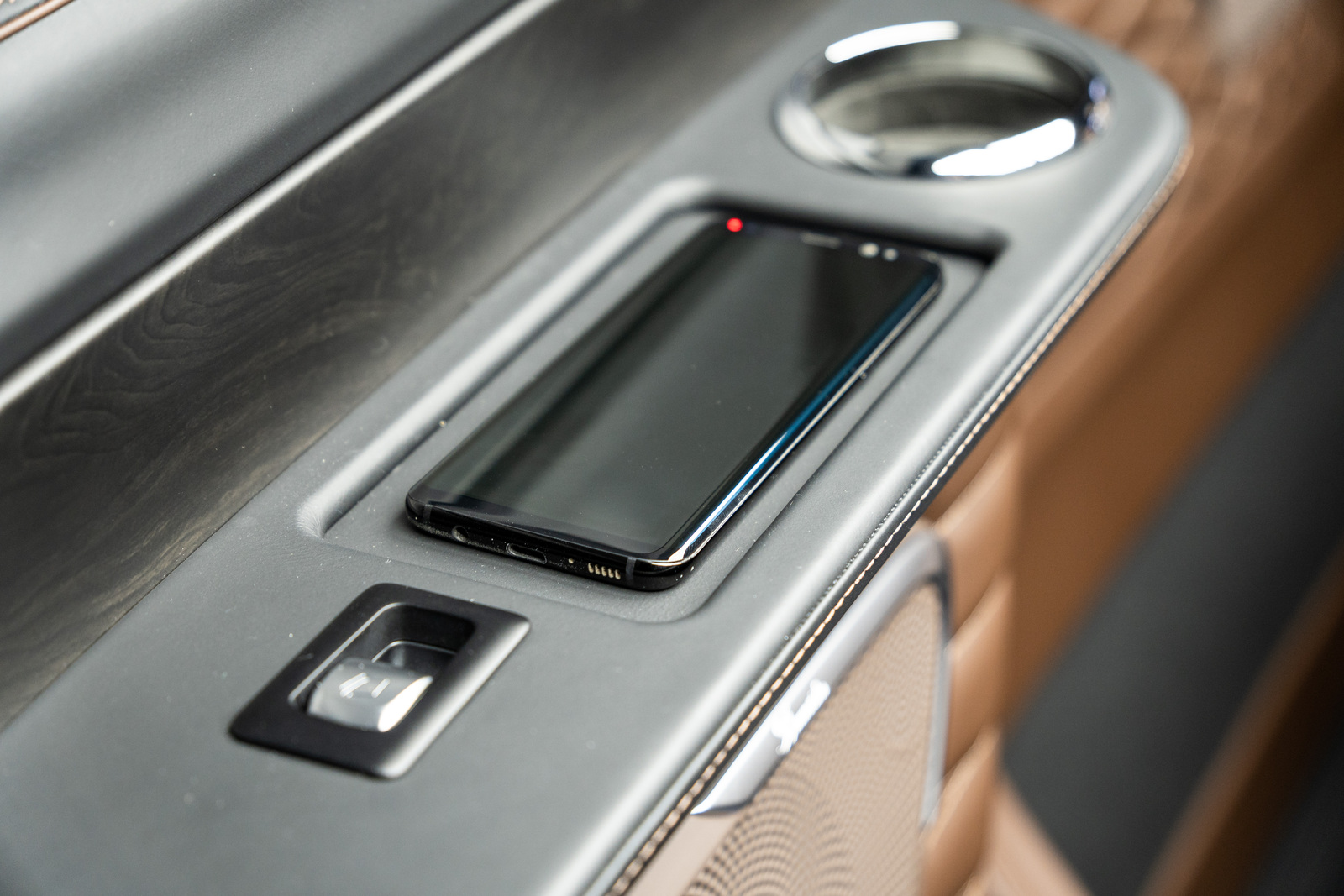 Mercedes-Benz V-Class | Models MVV | Create an elite office on wheels ...