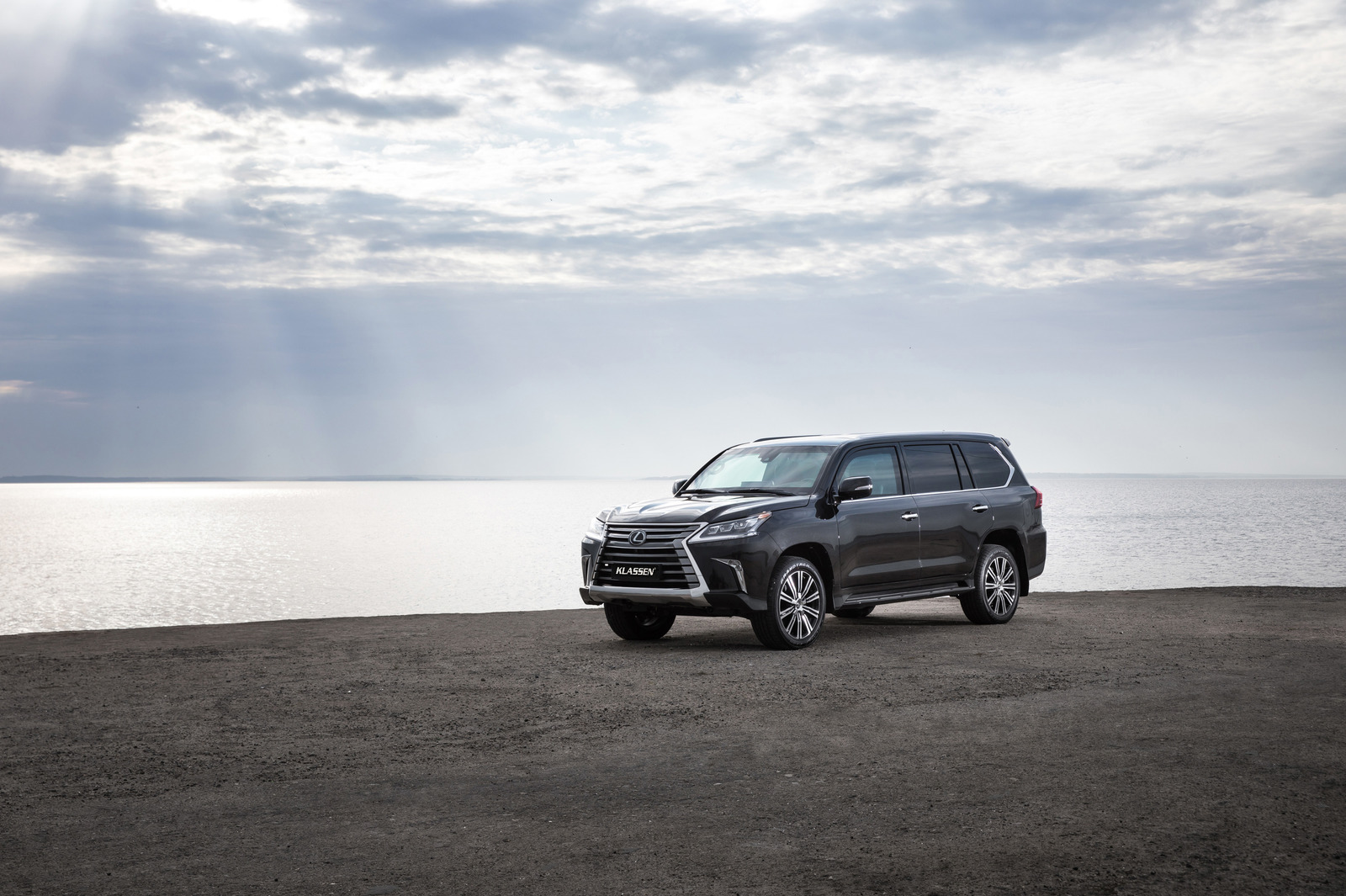 Stretched & Armored Lexus LX +500mm - KLASSEN