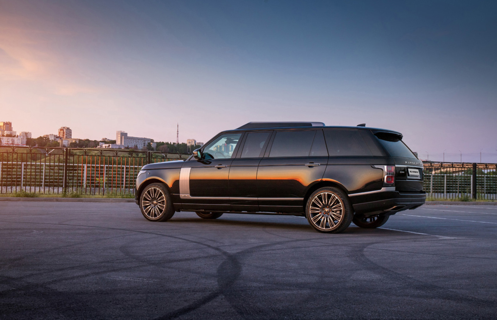 Range Rover +600mm - Stretched Vehicle - KLASSEN