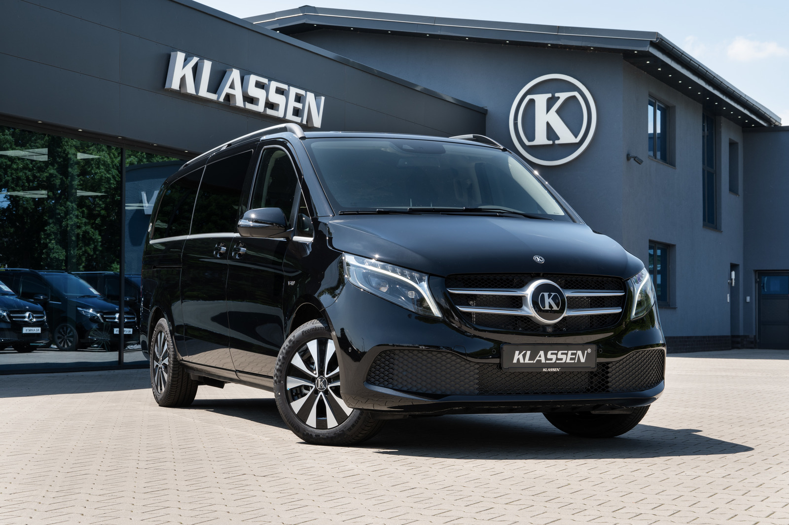 KLASSEN VIP Mercedes-Benz minivan. Luxury Mercedes-Benz V-Class vip van ...